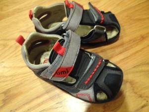 Umi Kid Shoes Review and $60 Gift Card Giveaway! - The Mommyhood Chronicles